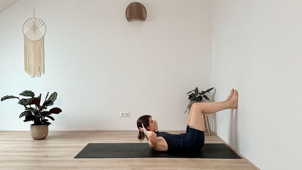 Wand Pilates: Die besten Übungen für den ganzen Körper